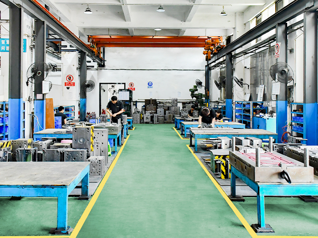 Plastic Injection Mold- Alpine Mold